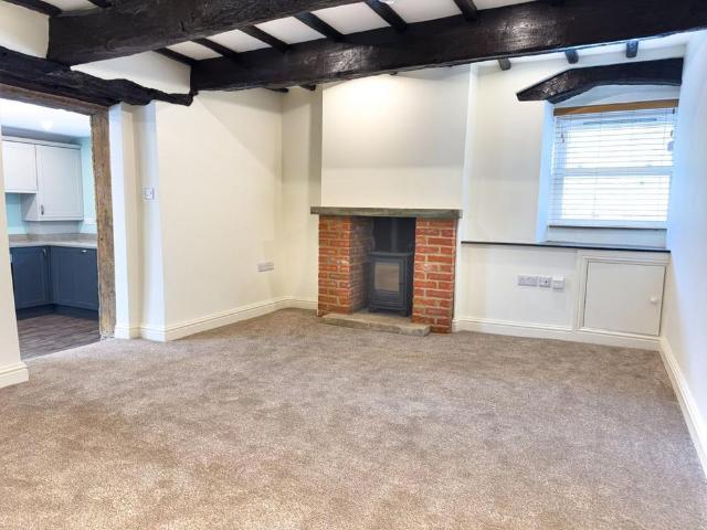 2 bedroom detached house to rent