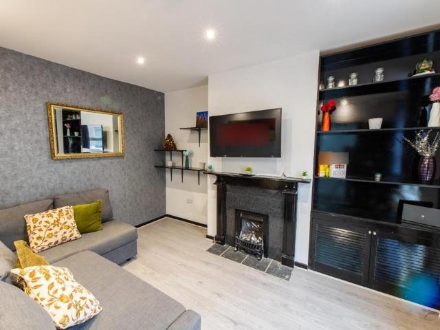 2 bedroom detached house to rent