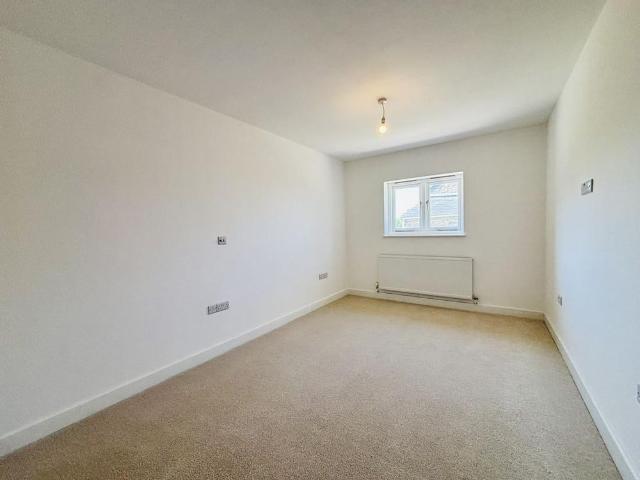 2 bedroom detached house to rent