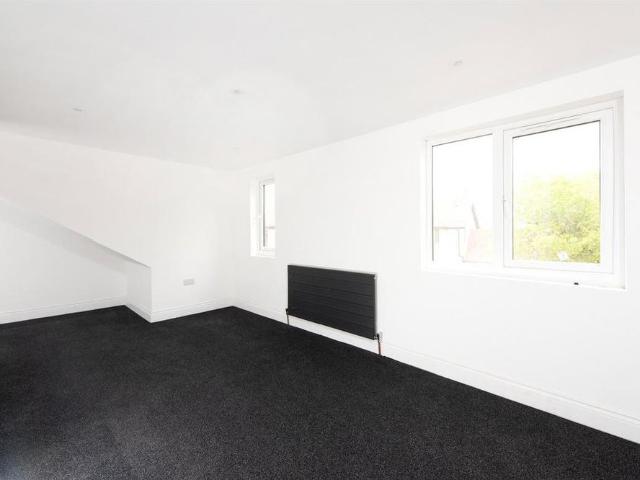 2 bedroom detached house to rent