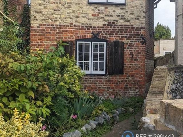 2 bedroom detached house to rent