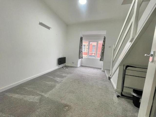 2 bedroom detached house to rent