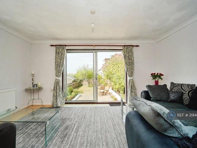 2 bedroom detached house to rent