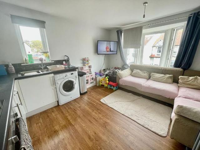 2 bedroom detached house to rent