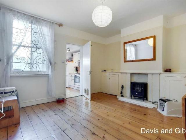 2 bedroom detached house to rent