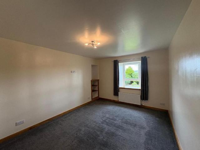 2 bedroom detached house to rent