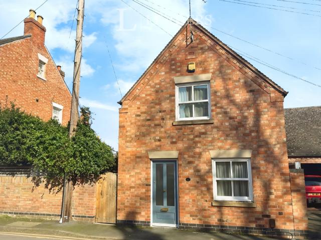 2 bedroom detached house to rent