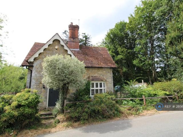 2 bedroom detached house to rent