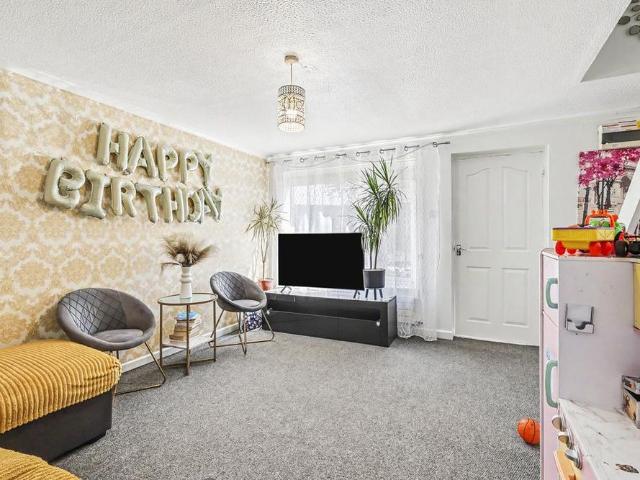 2 bedroom detached house to rent