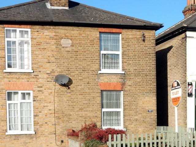 2 bedroom detached house to rent