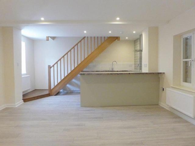 2 bedroom detached house to rent