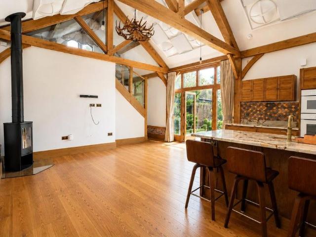 2 bedroom detached house to rent
