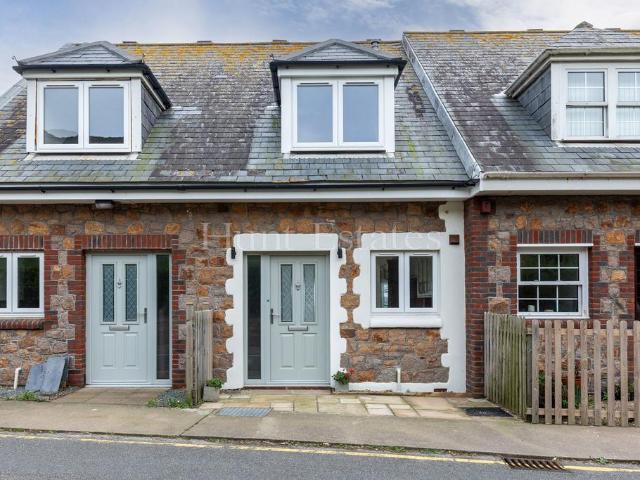 2 bedroom detached house to rent