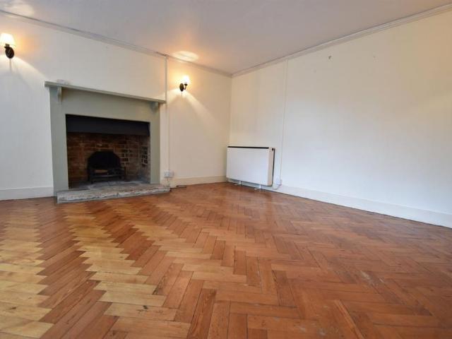 2 bedroom detached house to rent