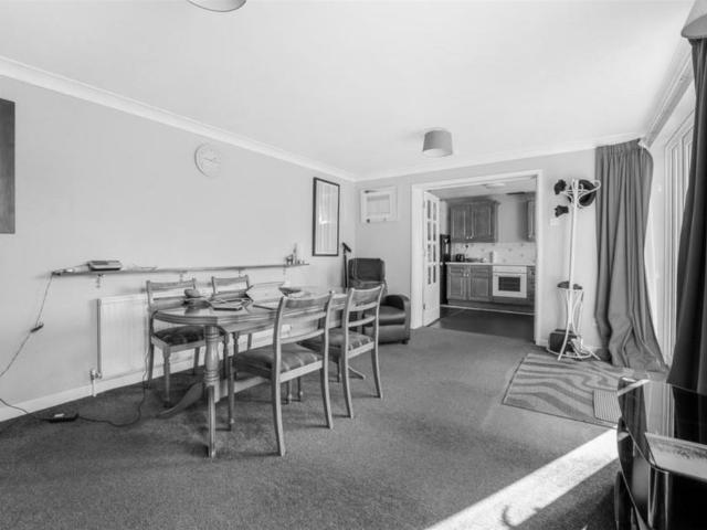 2 bedroom detached house to rent