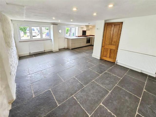 2 bedroom detached house to rent