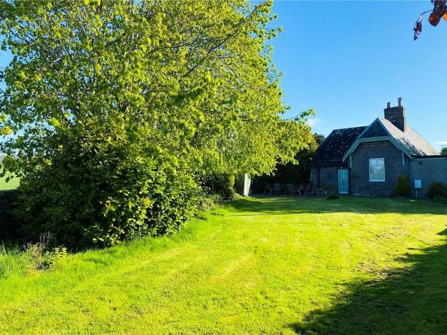 2 bedroom detached house to rent