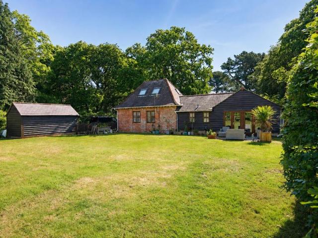 2 bedroom detached house to rent