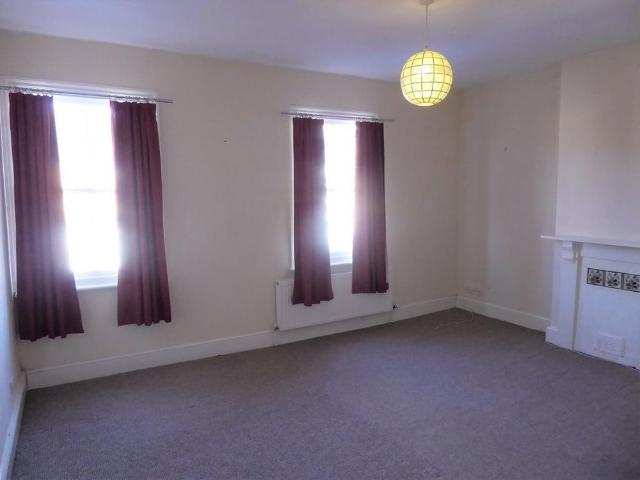 2 bedroom detached house to rent