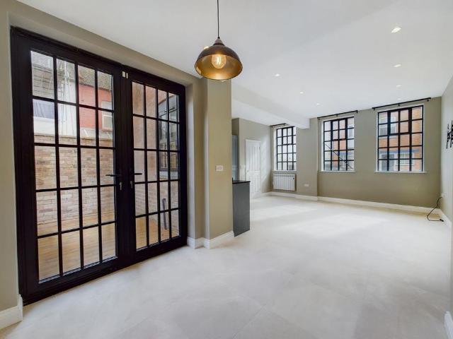 2 bedroom detached house to rent