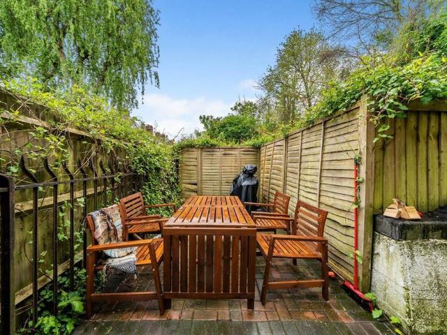 2 bedroom detached house to rent