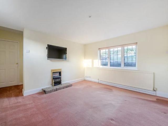 2 bedroom detached house to rent