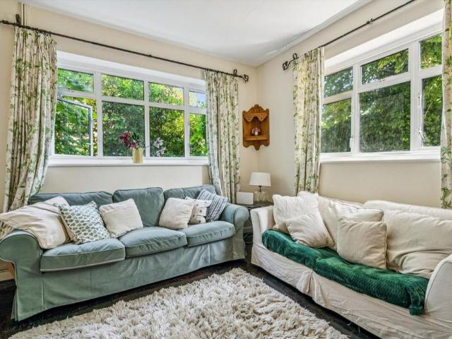 2 bedroom detached house to rent