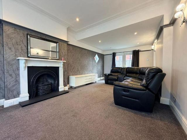 2 bedroom detached house to rent
