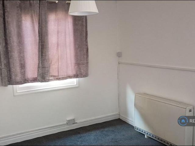2 bedroom detached house to rent