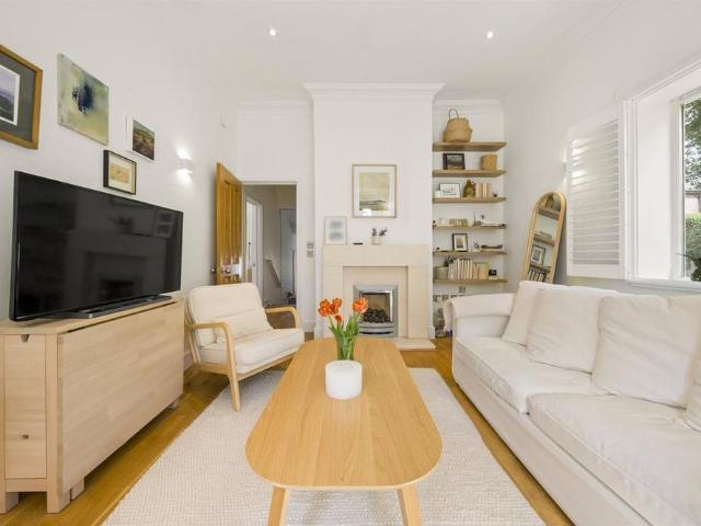 2 bedroom detached house to rent