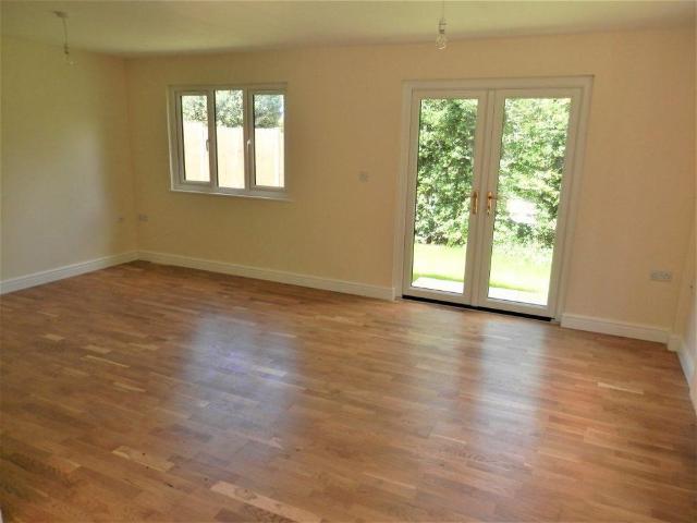 2 bedroom detached house to rent