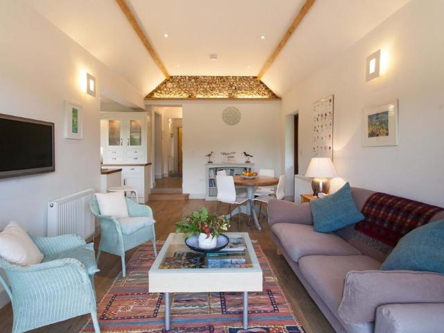 2 bedroom detached house to rent