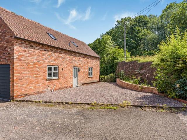 2 bedroom detached house to rent