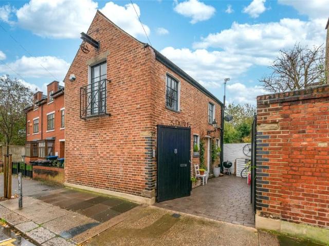 2 bedroom detached house to rent