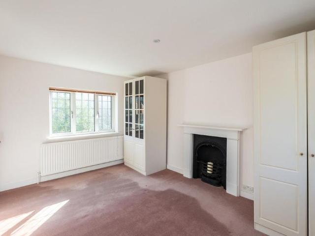2 bedroom detached house to rent