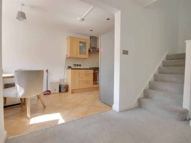 2 bedroom detached house to rent