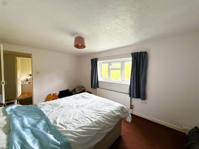 2 bedroom detached house to rent