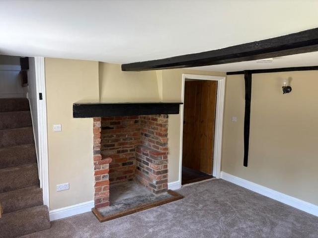 2 bedroom detached house to rent