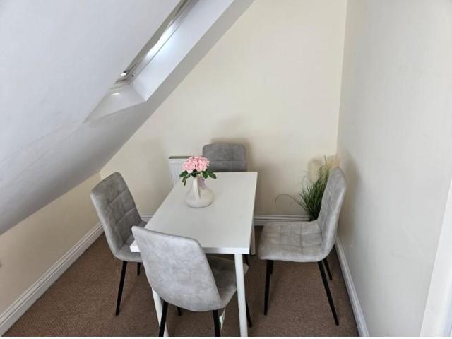 2 bedroom detached house to rent