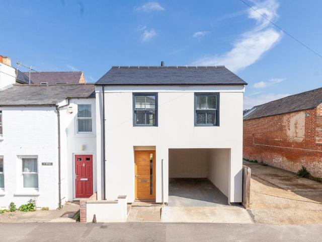 2 bedroom detached house to rent