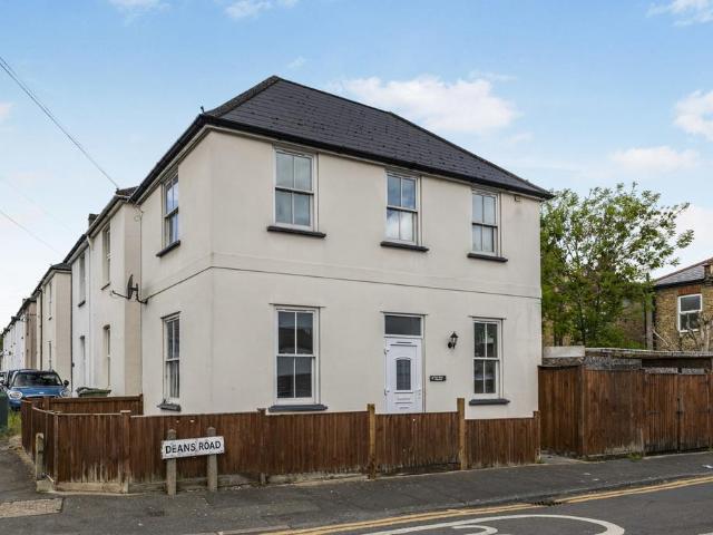 2 bedroom detached house to rent
