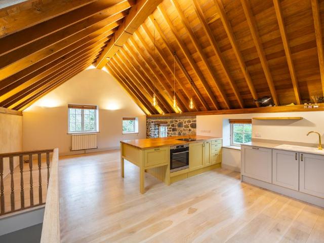 2 bedroom detached house to rent