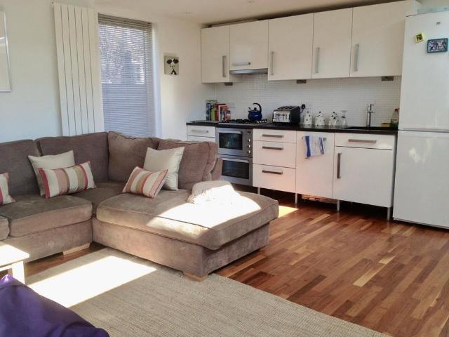 2 bedroom detached house to rent