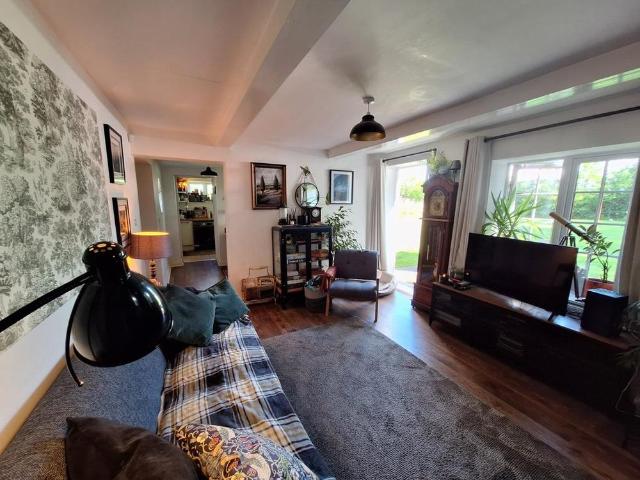 2 bedroom detached house to rent