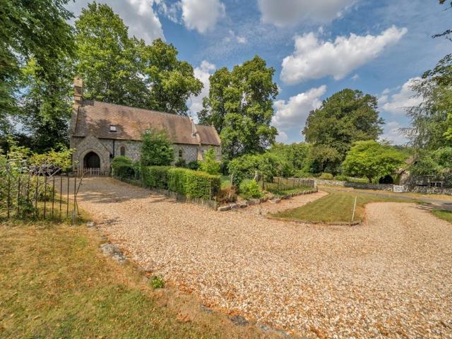 2 bedroom detached house to rent