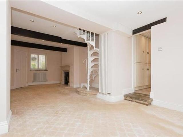 2 bedroom detached house to rent