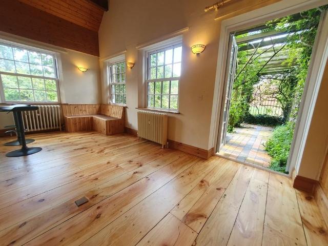 2 bedroom detached house to rent