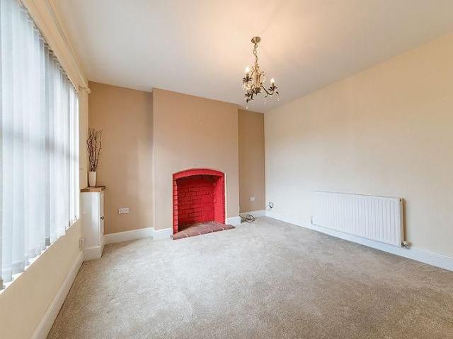 2 bedroom detached house to rent