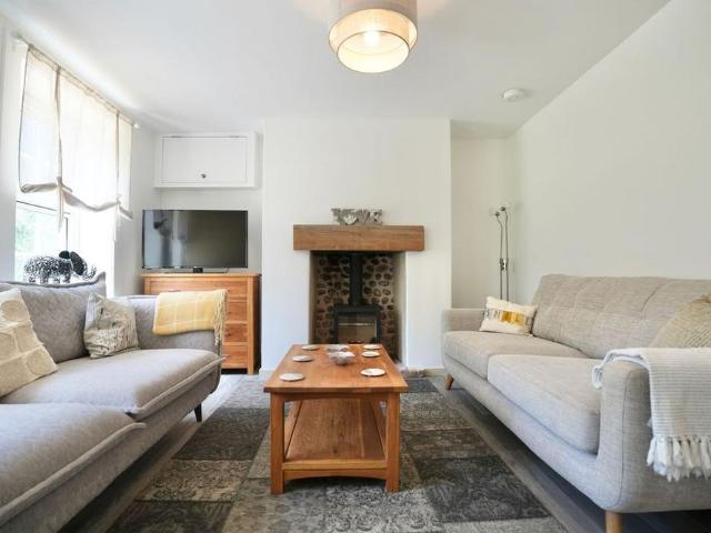2 bedroom detached house to rent