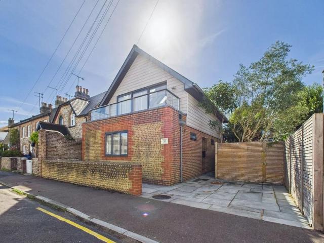 2 bedroom detached house to rent
